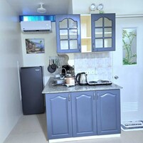 Estúdio Deluxe, vista para a piscina | Cozinha privada | Um frigorífico/congelador grande, uma placa de cozinha 