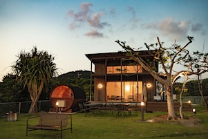 Villa, não fumadores (B) | 2 quartos, minibar com produtos grátis, ferro/tábua de engomar 