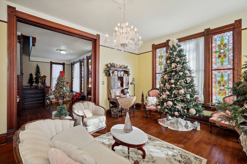 The Denton Street Holiday House, An 1893 Victorian In The Historic District - Gainesville, TX