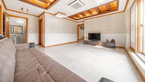 Quarto Básico, 2 quartos (Private House (with Pet/BBQ)) | 1 quarto, Wi-fi grátis