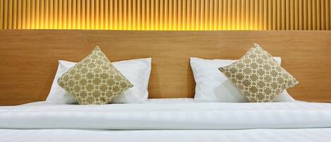 Standard Room No Window | Escrivaninha, Wi-Fi de cortesia, roupa de cama