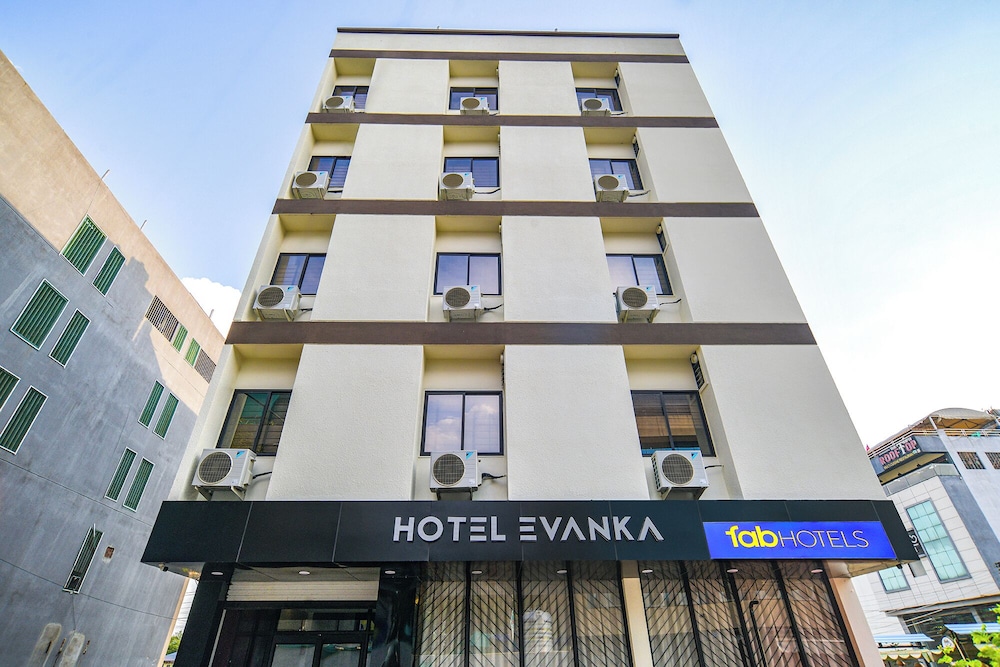 Fabhotel Evanka - Vijay Nagar