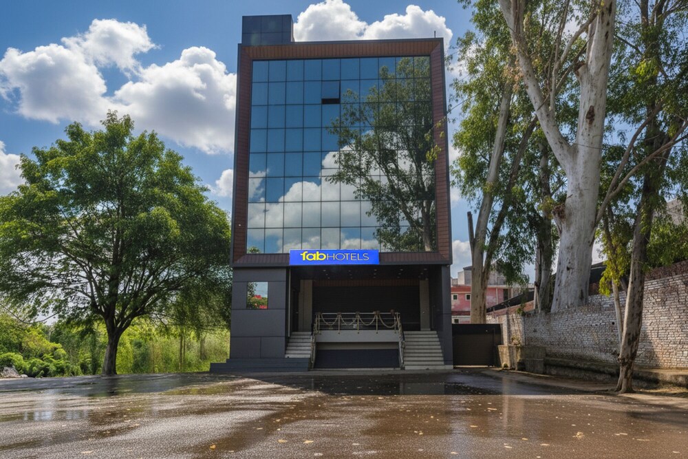 Fabhotel Evergreen - Faridabad