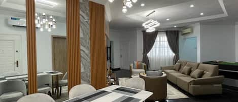 Apartamento Familiar, varanda, Vista para a cidade | Sala de estar