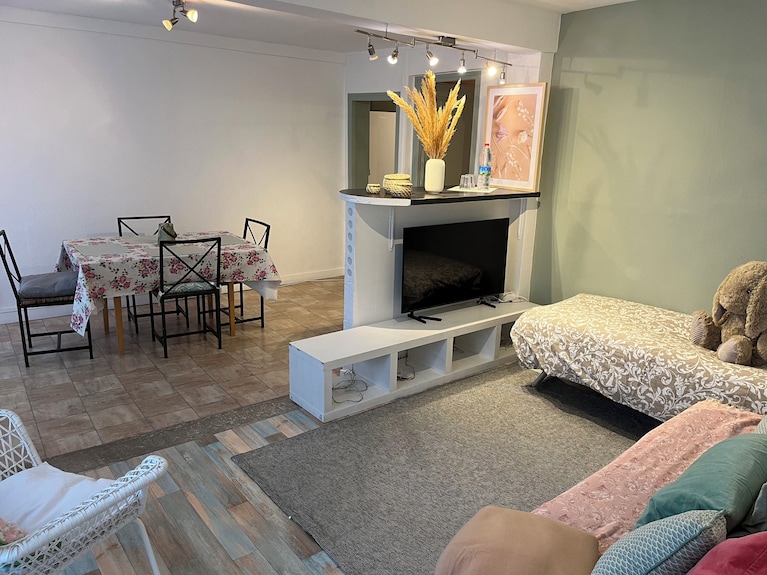 Le Jardin Chamberlin Guest House, Apartment Les Magnolias - Palaiseau