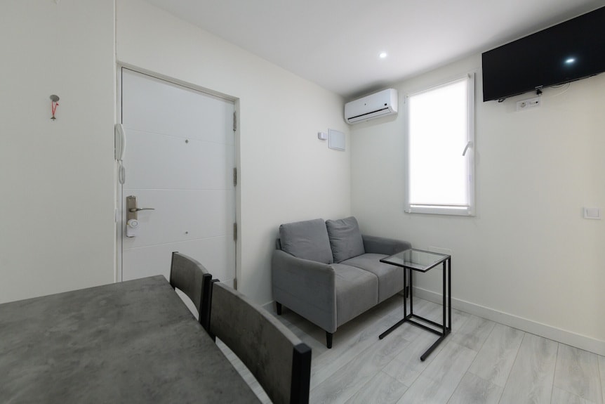 Monthly Rental In Madrid - Modern 1 Bedroom Flat - Alcobendas