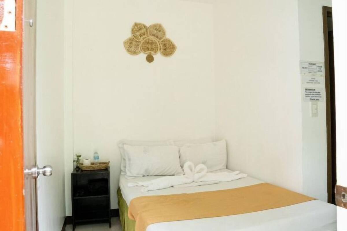 Secretária, Wi-fi grátis, roupa de cama fornecida