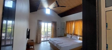 Quarto casal luxo, vista para a montanha | Wi-Fi de cortesia