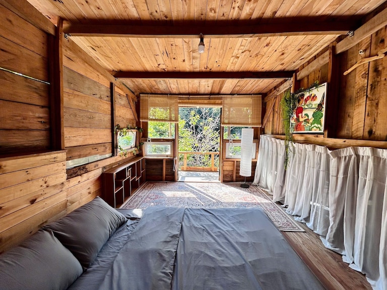 Dancing Hearts - A Wooden 2-bedroom House In A Pine Valley, Dalat, Vietnam - Đà Lạt