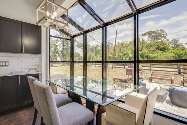 Pool Table, Fire Pit: Spacious Home In Dover! - Plant City, FL