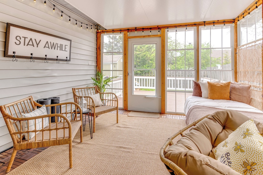 14 Mi To Dtwn Indy: Family Gem W/ Yard - Greenwood, IN