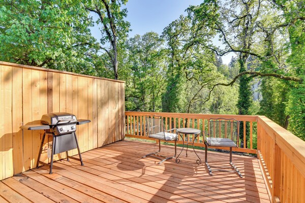 Walk To Dtwn Milwaukie: Family Gem W/ Creek Access - Wilsonville, OR