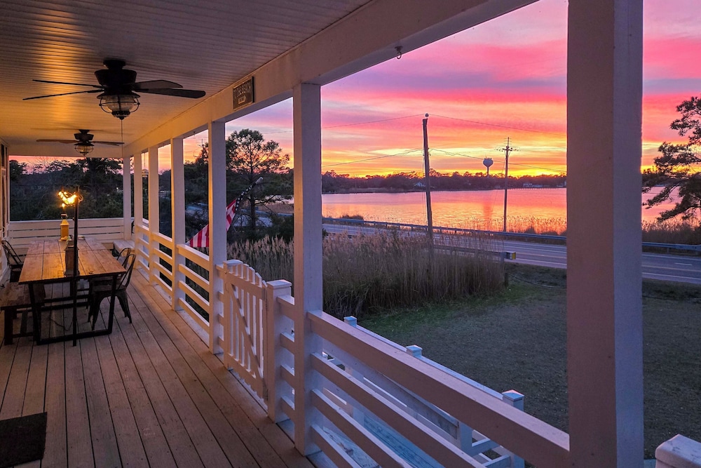 Hot Tub & Bay Views: Kill Devil Hills Haven! - Kill Devil Hills, NC