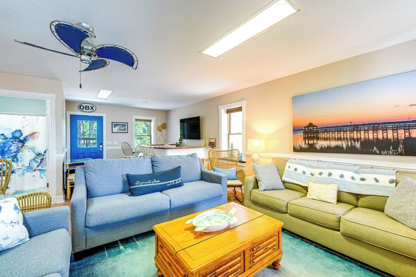 Hot Tub & Bay Views: Outer Banks Home - Kill Devil Hills, NC