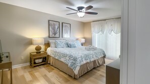 Villa, várias camas, pátio, vista para a praia (203 Twin Oaks) | 3 quartos, com decoração personalizada, com mobília individualizada 