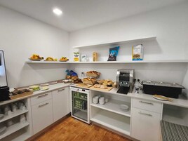 Pequeno-almoço tipo buffet diário incluído 