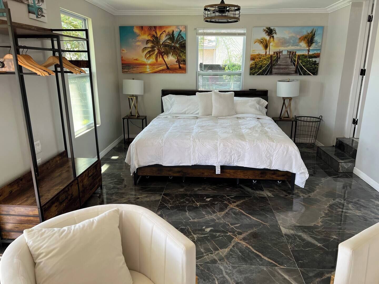 Luxury 5-bedroom Waterfront Oasis W/ Pool, Dock & Views - Temple Terrace, FL