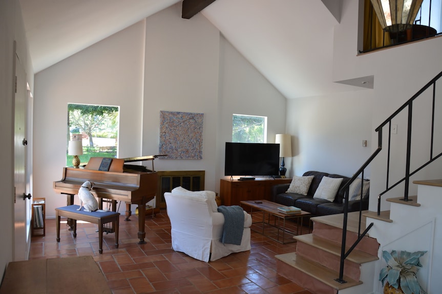 Walk To The Beach! More Mesa/hope Ranch Patio Home, Sleeps 5 - Isla Vista, CA