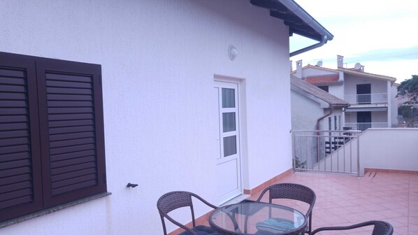 Apartamento (Two Bedroom Apartment with Terrace) | Terraço/pátio interior