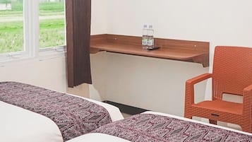 Quarto Twin, não fumadores, Vista para a cidade | Roupa de alta qualidade, edredões de penas, camas de colchão pillowtop