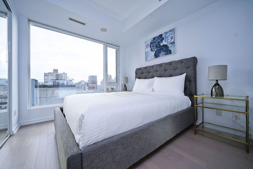 The Reve Suite - Mississauga
