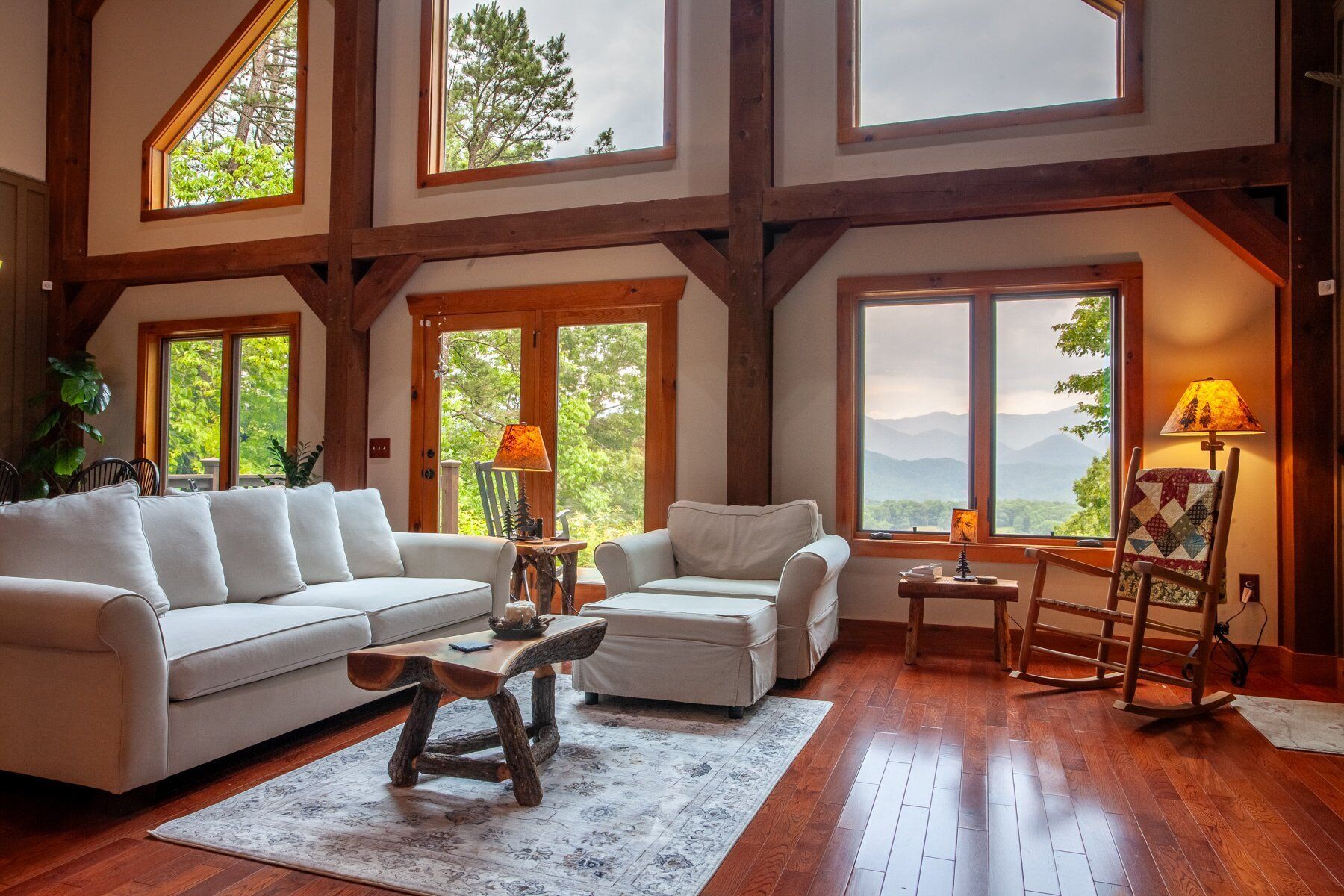 Chasing Sunsets: A Cozy 2-bedroom Cabin In Smoky Mts With Stunning Mountain Views. - Cherokee, NC