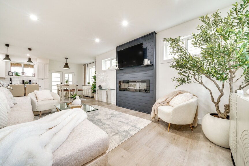 4 Mi To Dtwn: Modern Tacoma Home W/ Spacious Yard - Tacoma, WA