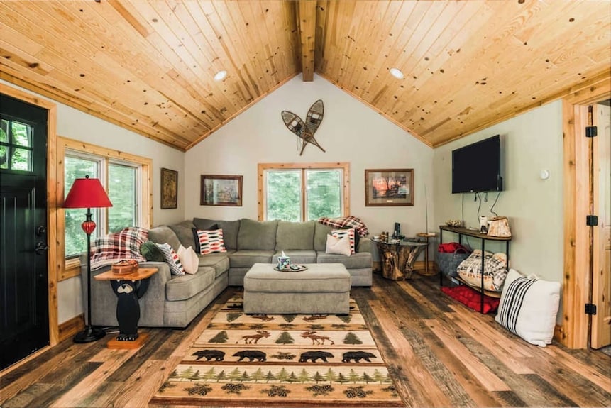 Cozy Lil Red Cabin; Water Frontage, Dog Friendly! - Torch Lake, MI