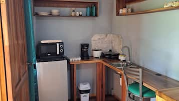 Apartamento standard, vista para a montanha | Área de estar | TV, brinquedos