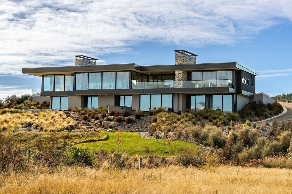 Ridgecrest - Lake Views - Sleeps 12 - Wanaka