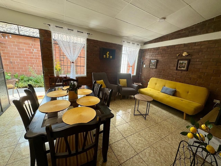 Acogedor Apartamento Adosado Con Patio, Pet Friendly. (Remote Working) - Pastores