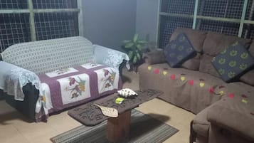 Dormitório Partilhado, 1 quarto, fumadores, varanda | Sala