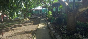 Dormitório Partilhado, 1 quarto, fumadores, varanda | Jardim