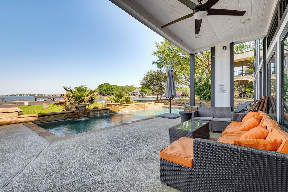 Luxe Family Gem In Montgomery: 'The Lake House!' - Lake Conroe, TX