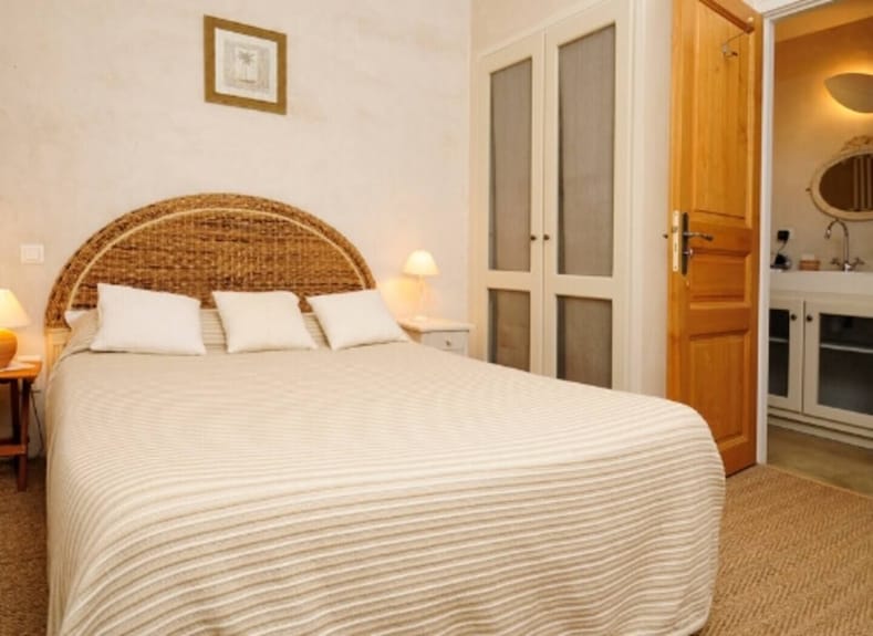 Gîte Amandier - Au Sein Du Mas Provençal Du Domaine Faverot - Cheval-Blanc