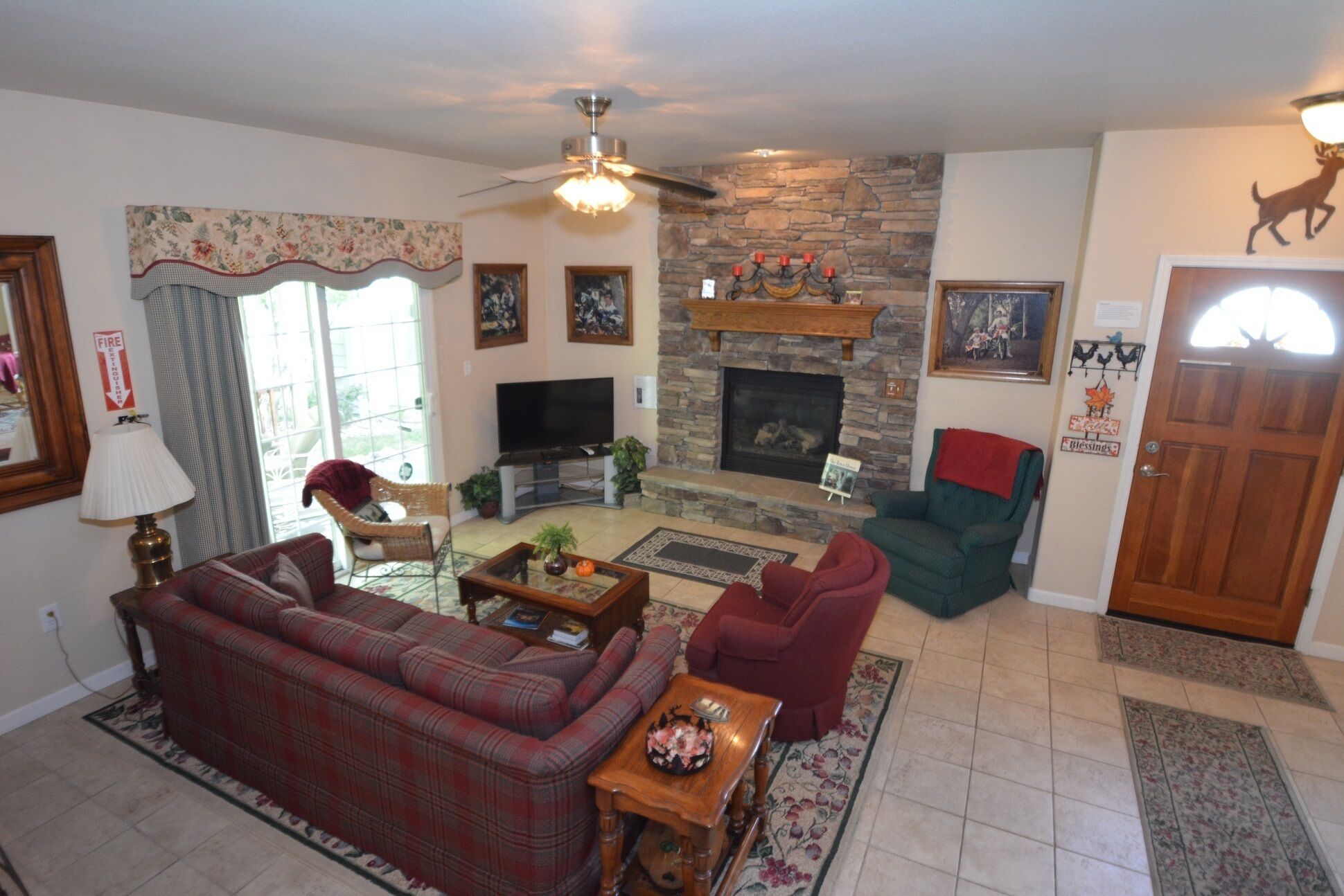 Tucked Away At Bass Lake's North Shore Estates, Accommodates 6 - Bass Lake, CA