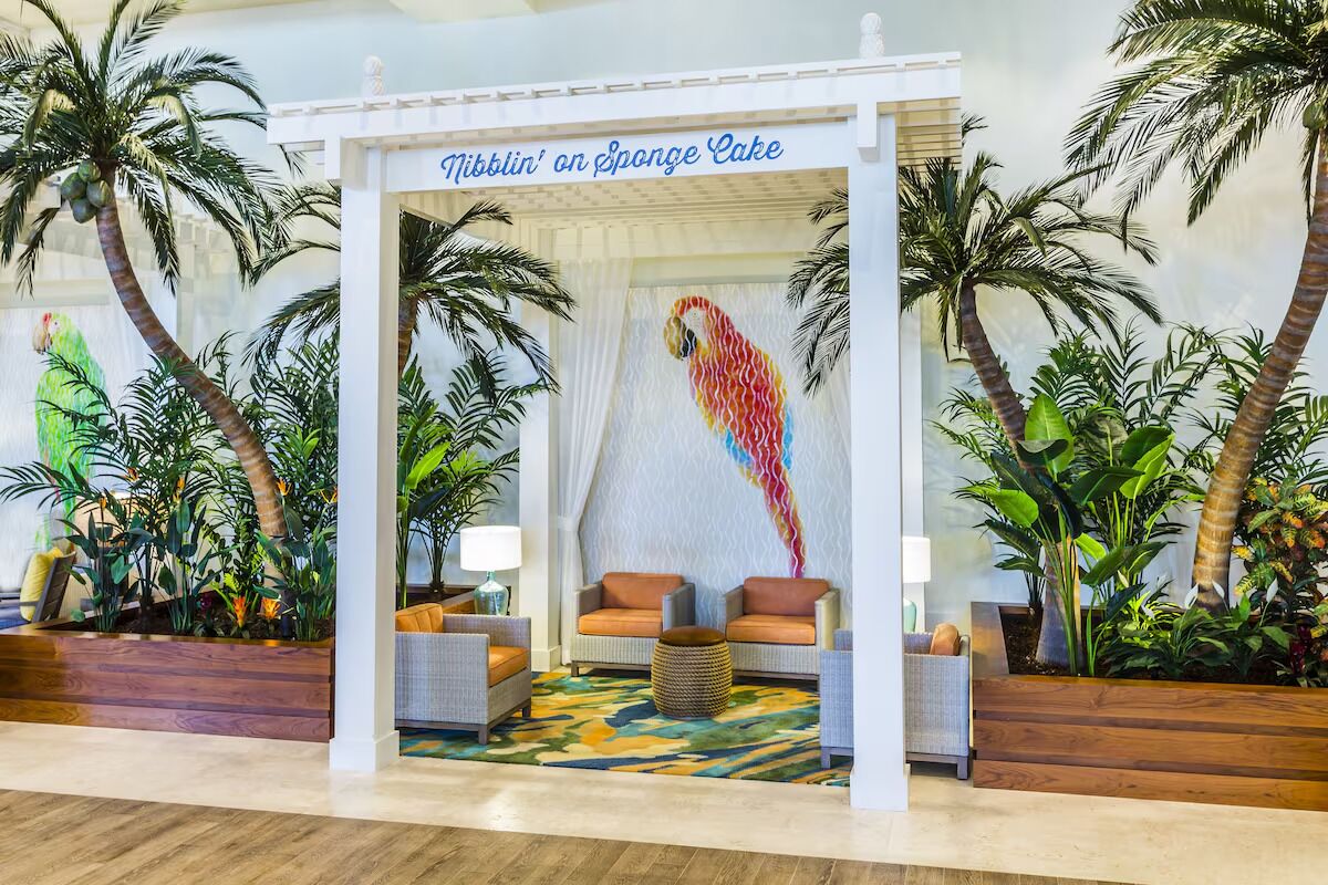 Coastal Chic Room With Outdoor Swimming Pool And Waterfront Views - Hollywood, FL