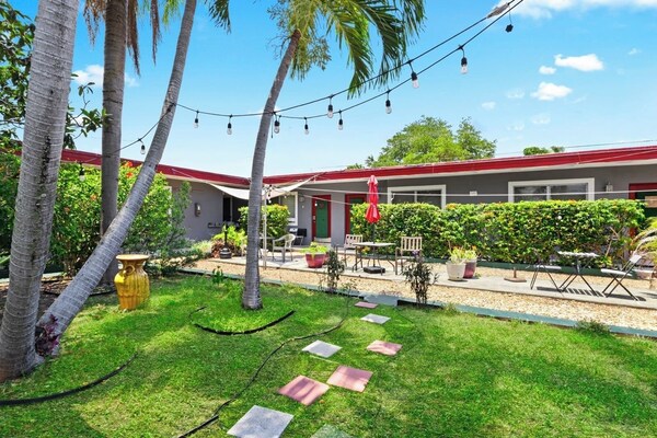 Hollywood 1br Near Beach & Dining - Hollywood, FL