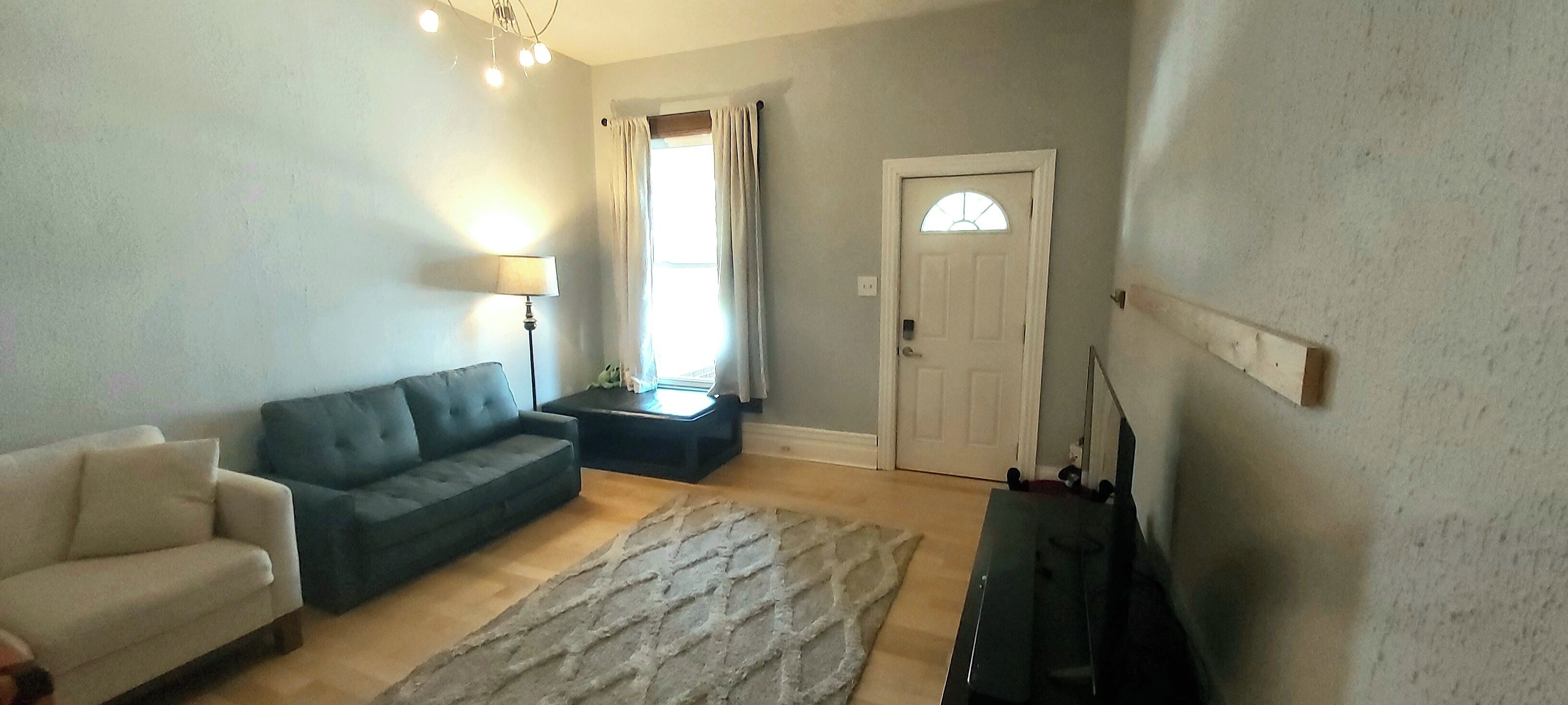 Renovated Apartment With Modern Amenities, Fenced-in Back Yard -Downtown Ashland - Huntington, WV