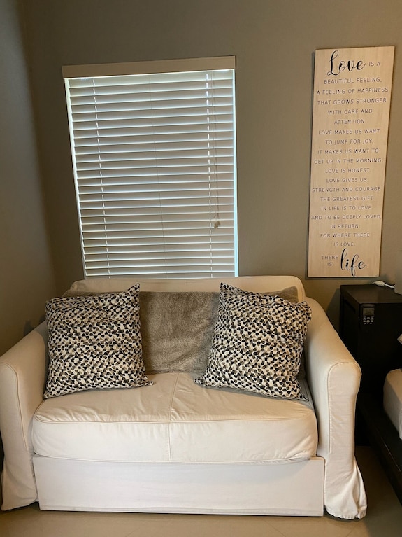 Spacious Studio With King Bed Private Entrance In Pleasant Pembroke Pines - Pembroke Pines, FL
