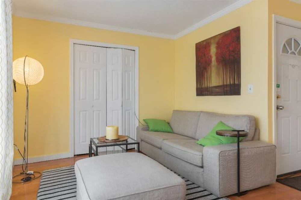 3 Bd 2 Ba Unit - 薩默維爾
