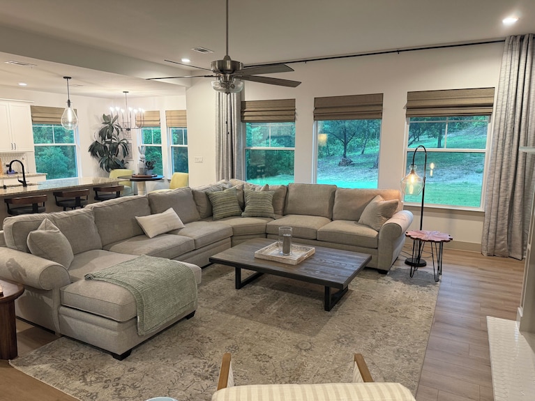 Quiet 4br 2.5ba Modern New Country Home In Weatherford - Weatherford, TX