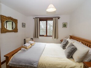 1 quarto, individualmente decorados, individualmente mobiliados