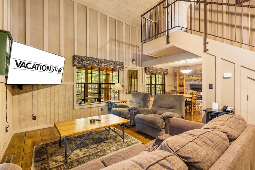 2br Dog Friendly Cabin | Pools + Hot Tubs + Family Comfort - Branson, MO