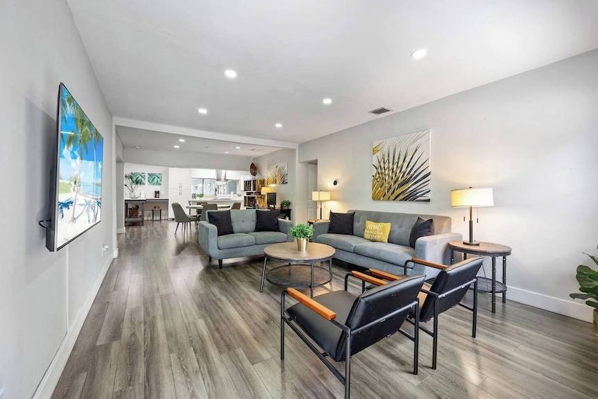 Your Hollywood Vacation Home - Hollywood, FL