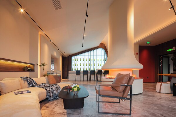 Yujie Hotel - 