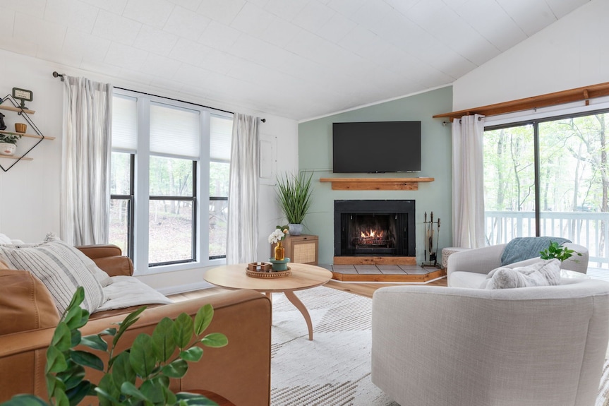 Fireplace, Fire Pit & Resort Amenities - West Virginia