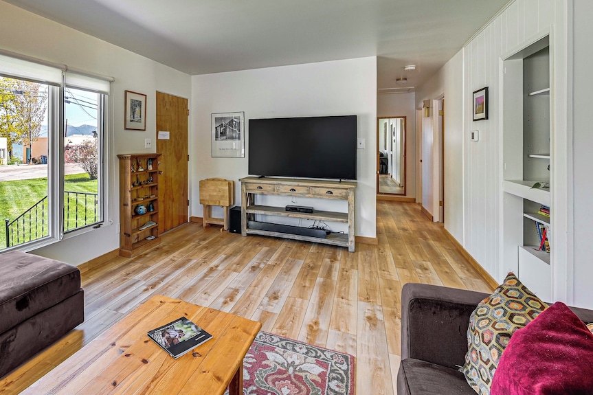 Walk To Flathead Lake: Airy Home W/ Mtn Views! - Polson, MT