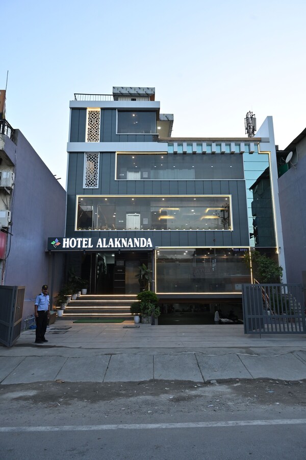 Hotel Alaknanda - Dehradun