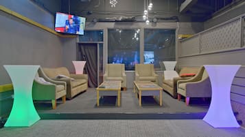 2 bares/lounges, este pub, este bar com transmissão de jogos em direto